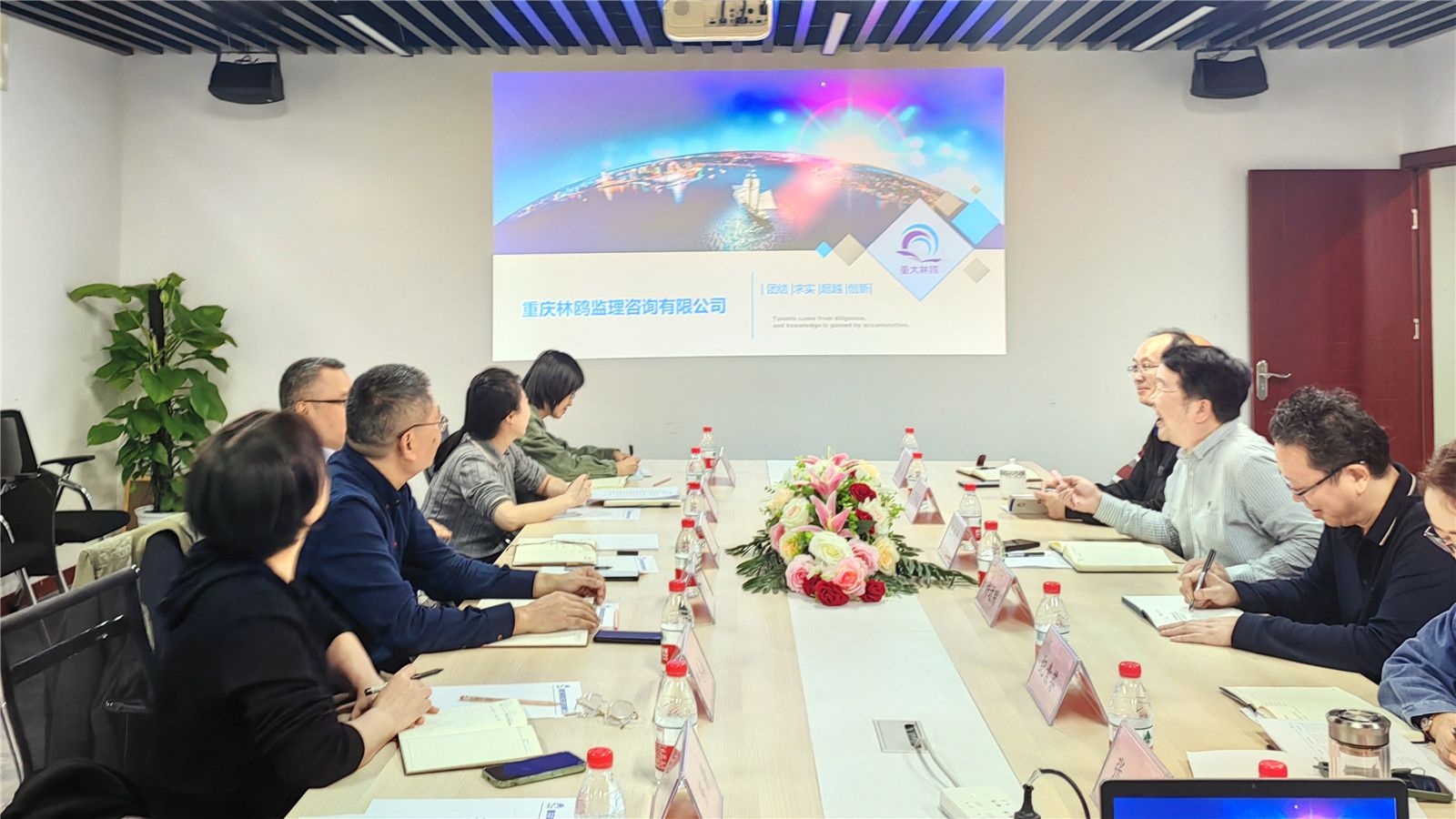 资产公司总经理胡雪松带队到林鸥公司调研 重庆大学资产经营有限责任公司